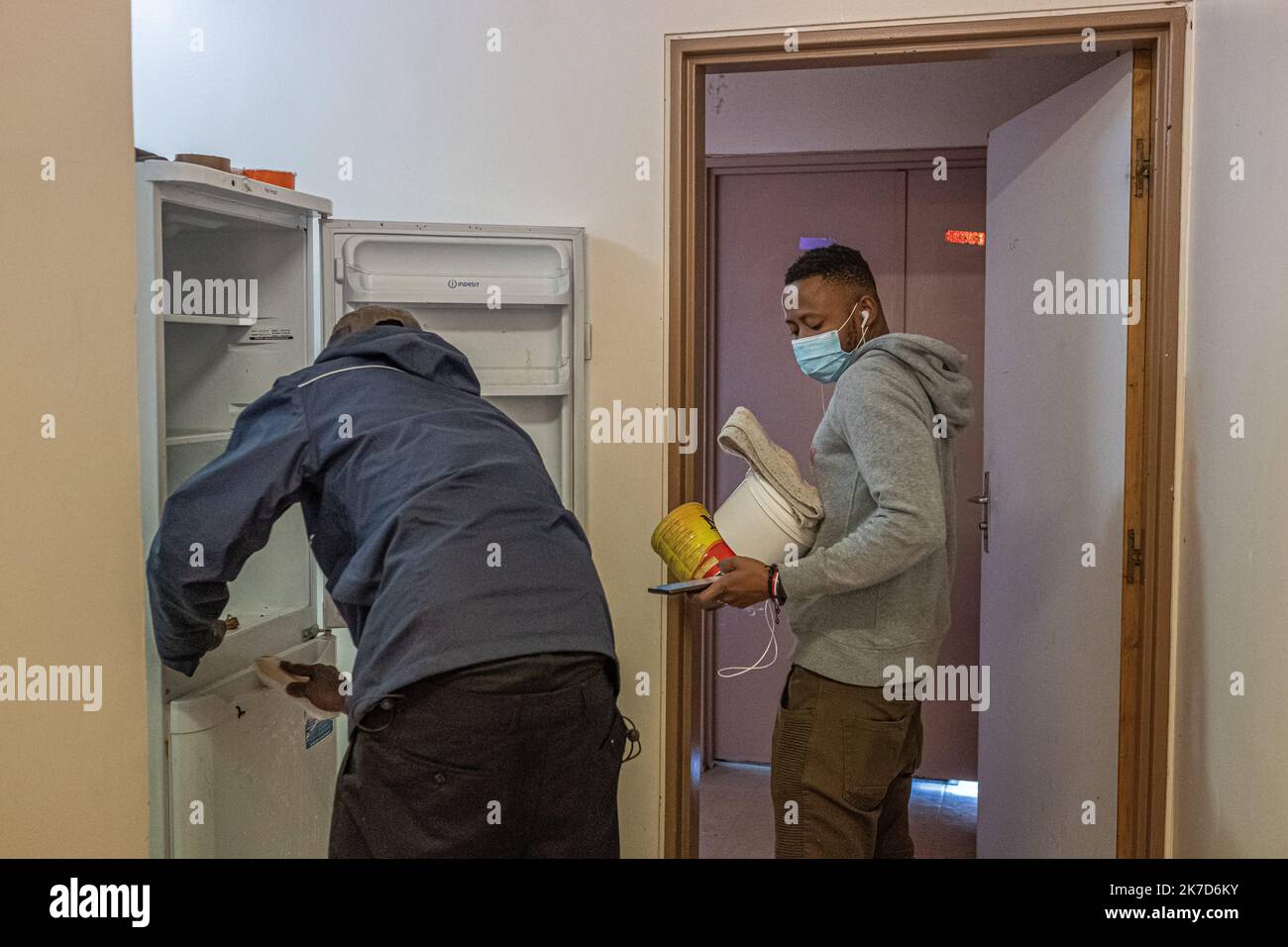 Quitter famille hi-res stock photography and images - Alamy