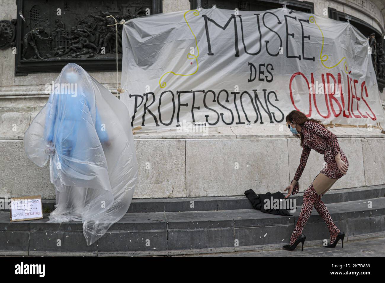 ©sebastien Muylaert Maxppp Happening Des Professions Oubliees Suite A