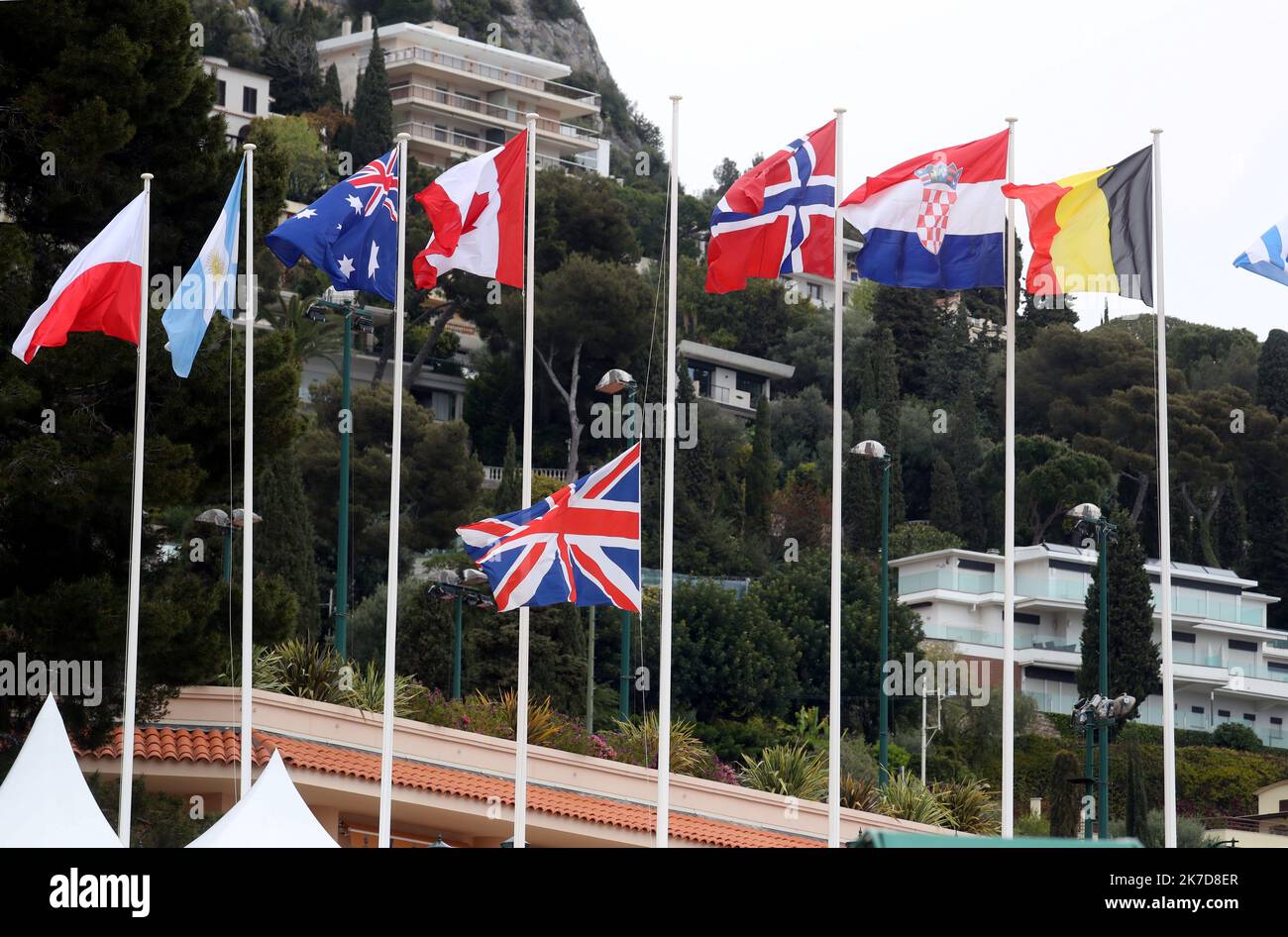 Drapeau final hi-res stock photography and images - Alamy