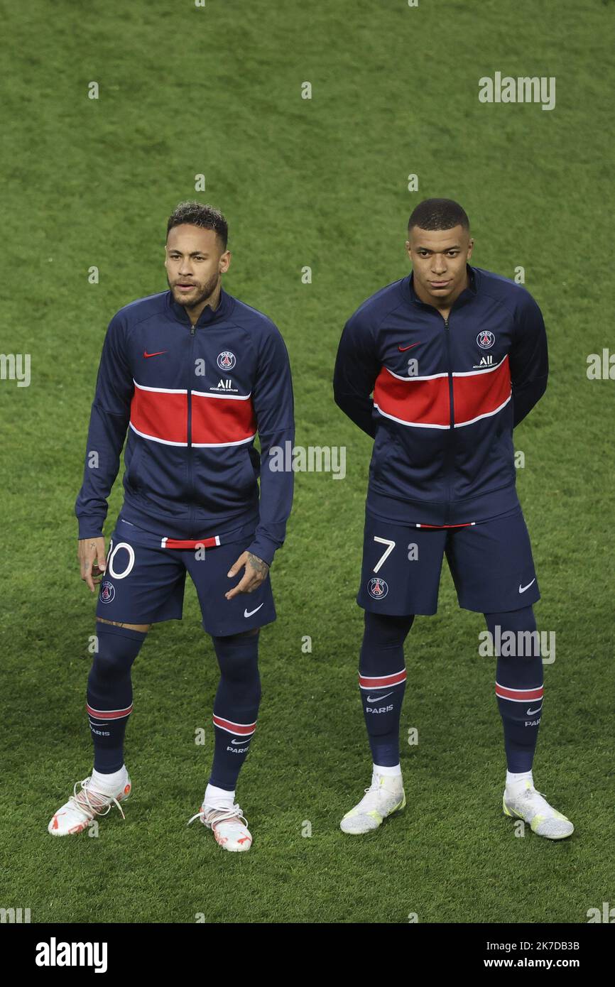 ©Sebastien Muylaert/MAXPPP - Kylian Mbappe and Neymar Jr of Paris Saint-Germain react before the ...