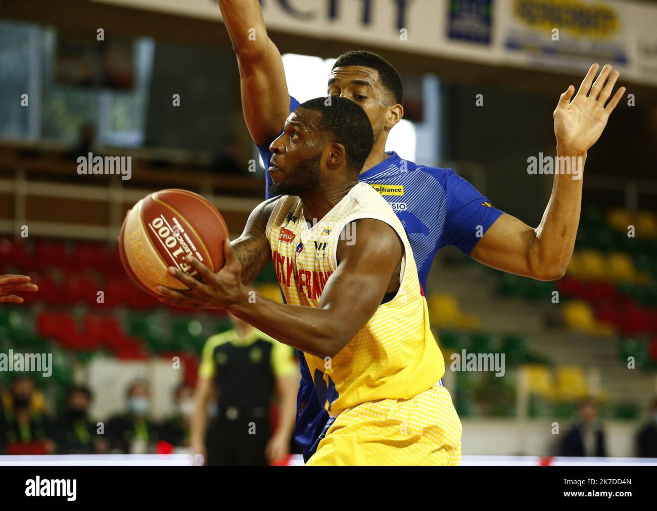 Rouen metropole basket hi-res stock photography and images - Alamy