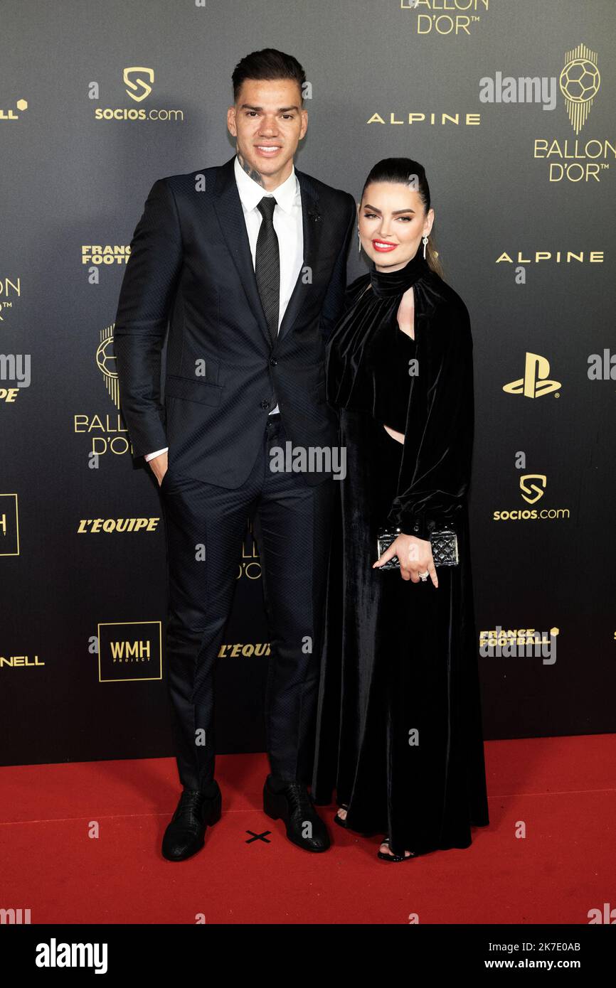 Paris, France. 17th Oct, 2022. Ederson and his wife arrive at the ...