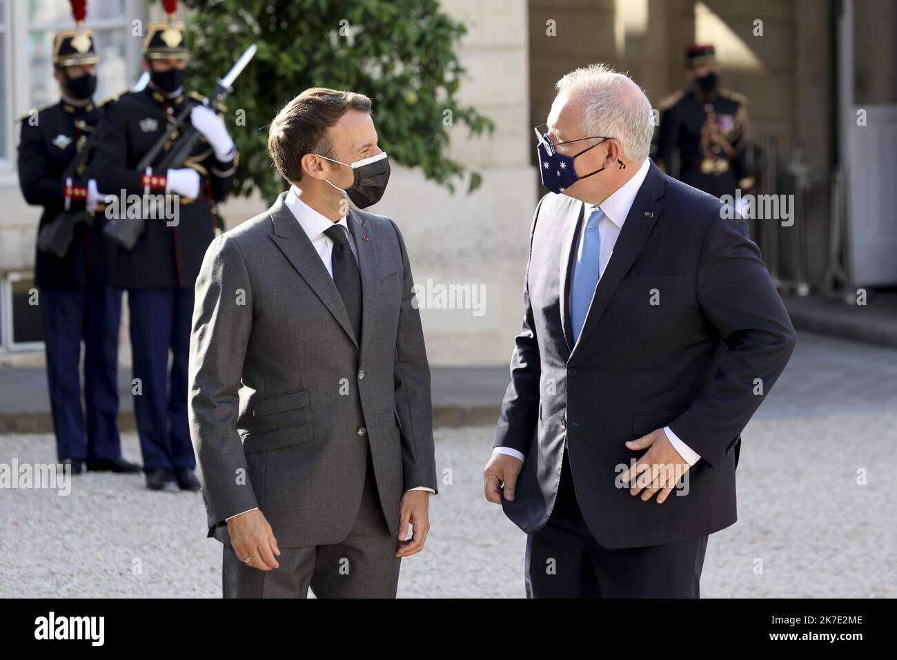 ©Sebastien Muylaert/MAXPPP - French President Emmanuel Macron greets ...