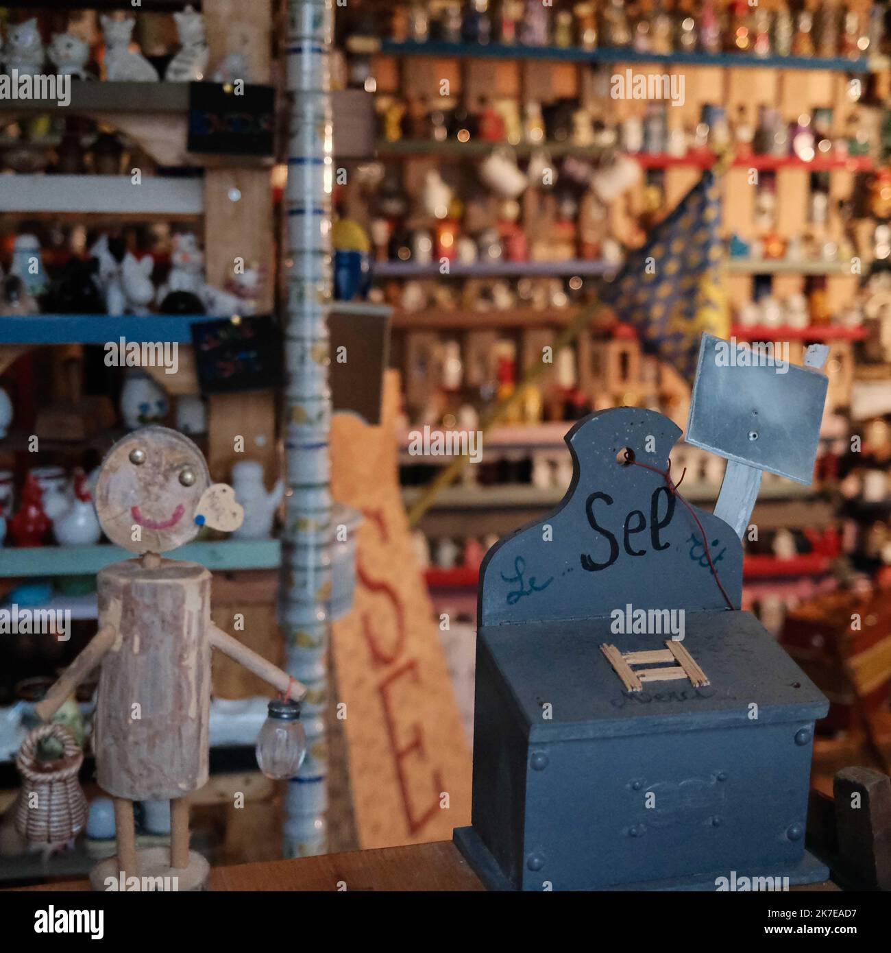 Les visiteurs font hi-res stock photography and images - Alamy