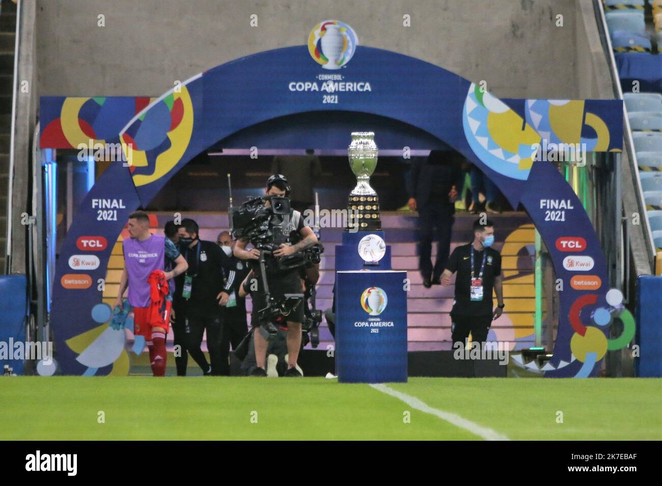 Trophée de football hi-res stock photography and images - Alamy