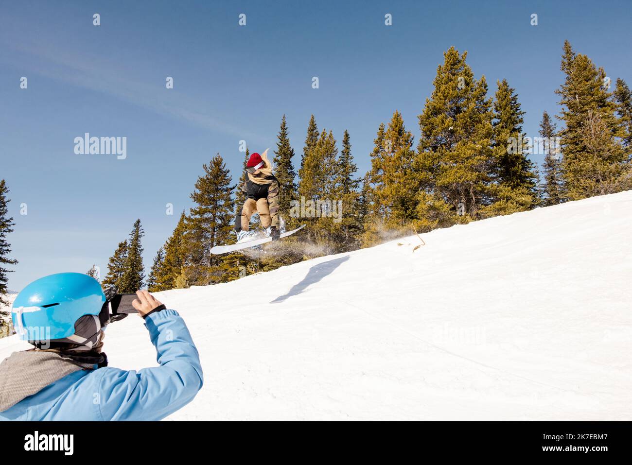 Snowboard man hi-res stock photography and images - Alamy