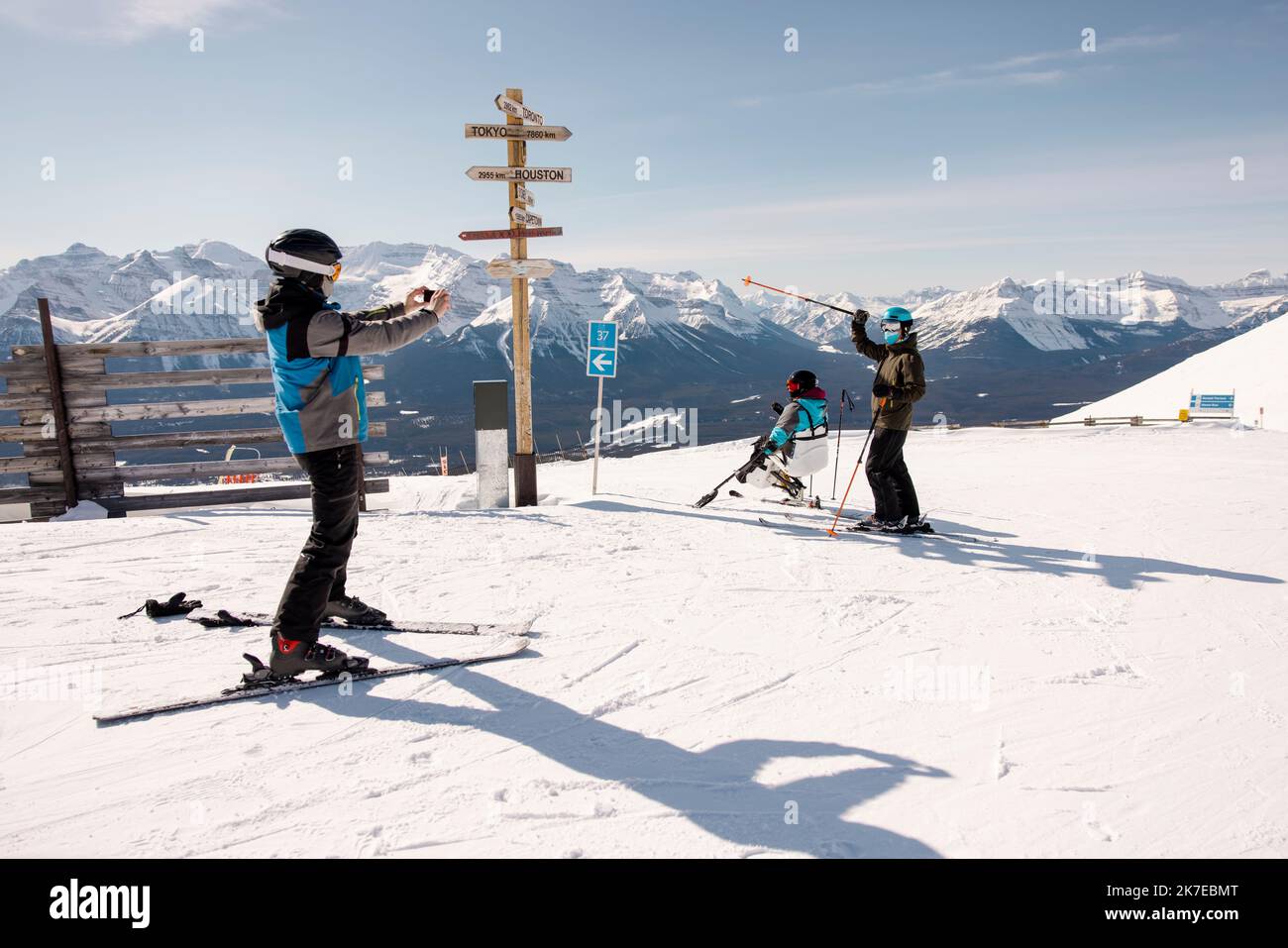 Posing ski hi-res stock photography and images - Alamy
