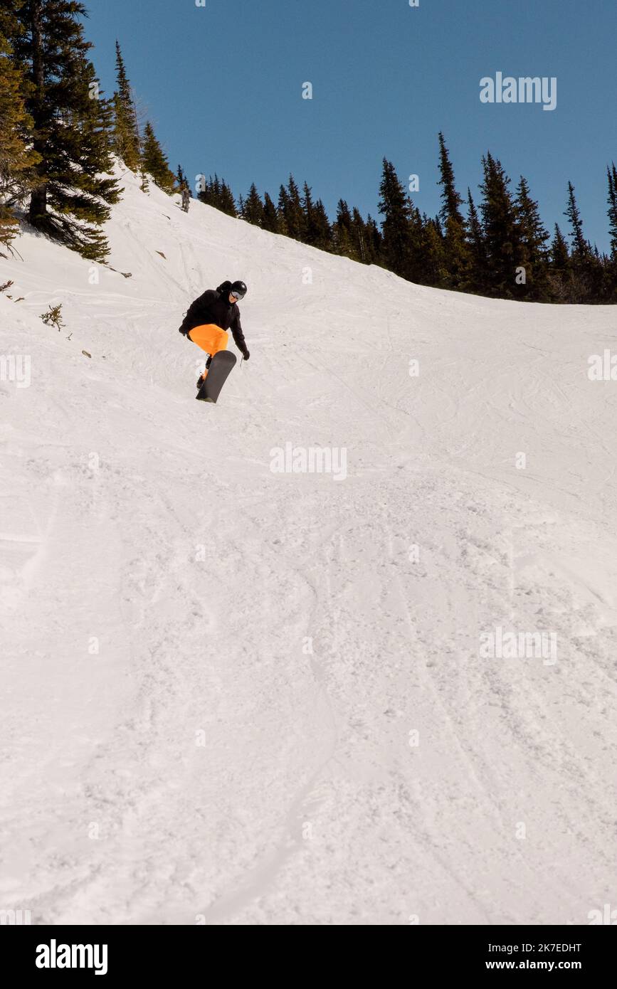 Snowboard man hi-res stock photography and images - Alamy