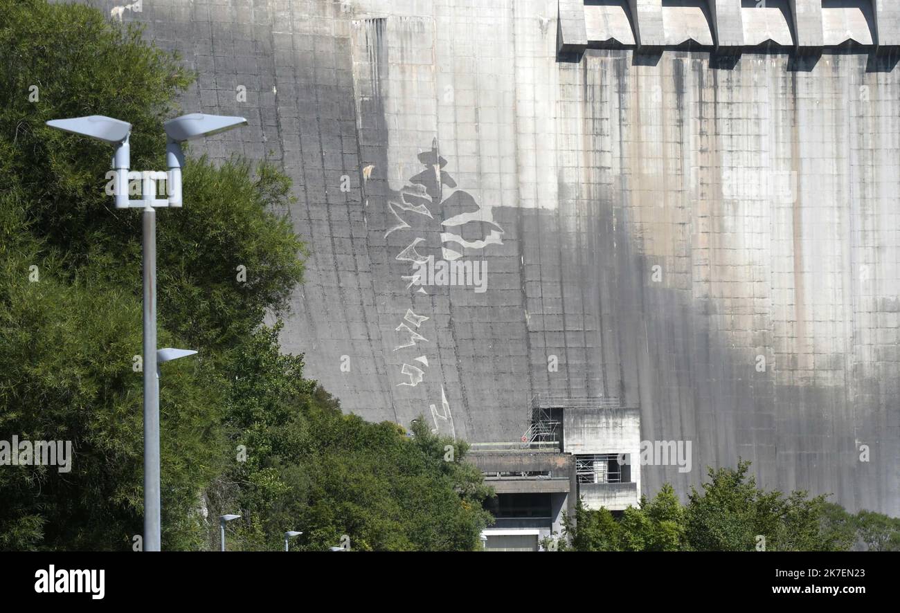 Barrage de vouglans hi-res stock photography and images - Alamy