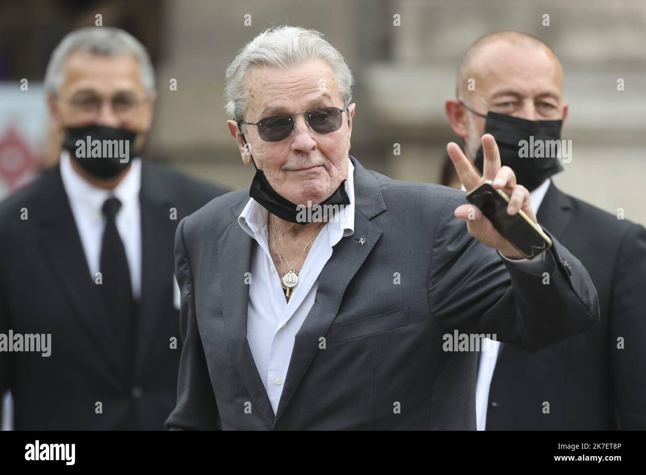 ©Sebastien Muylaert/MAXPPP - French actor Alain Delon arrives for the ...