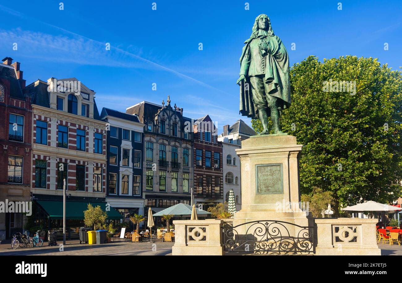 Statue of Johan de Witt in Hague Stock Photo - Alamy