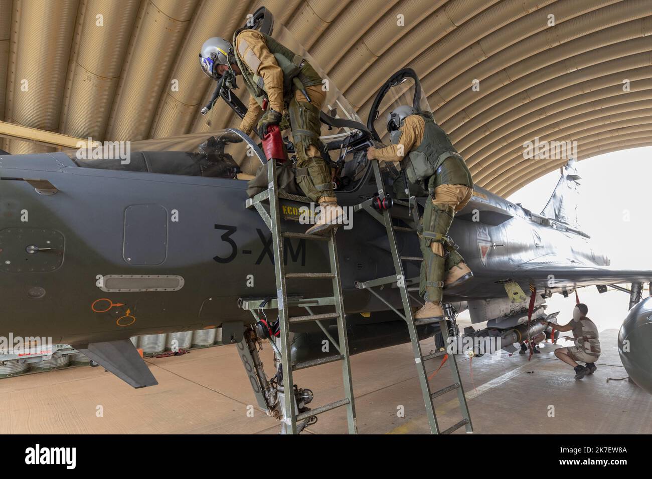 Abri de bande hi-res stock photography and images - Alamy