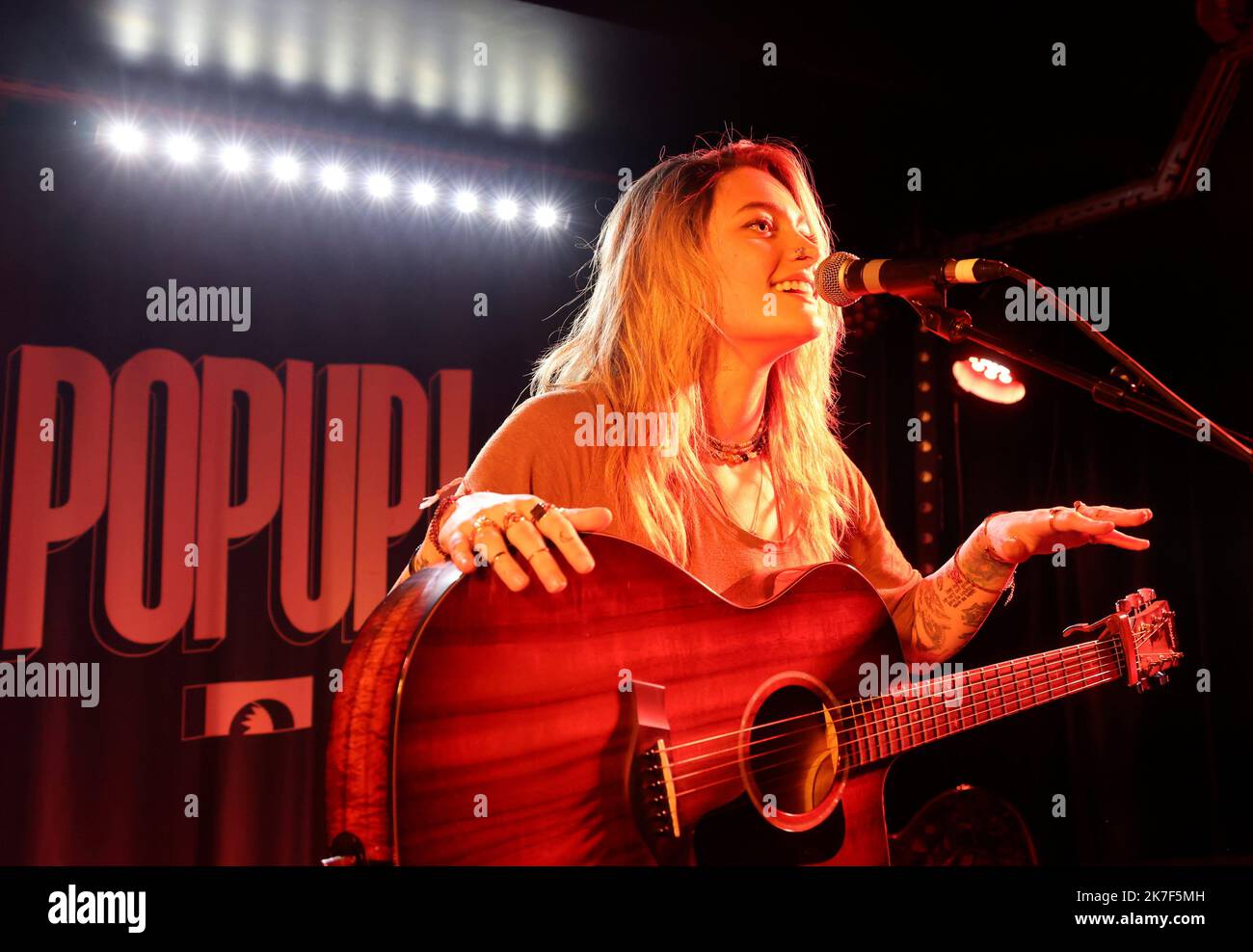 Fille pop hi-res stock photography and images - Alamy