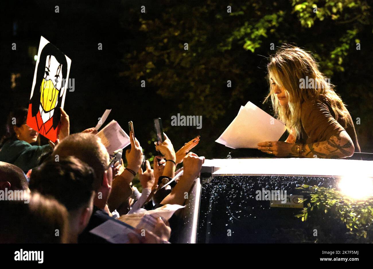 Fille pop hi-res stock photography and images - Alamy