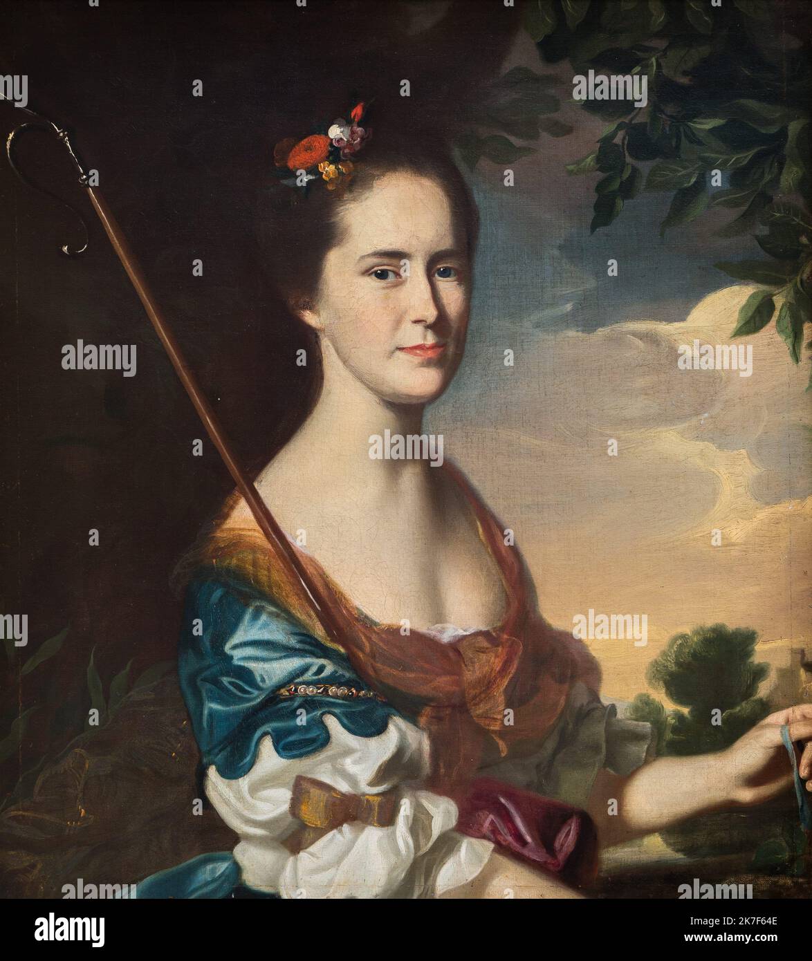 Low cut decollete dress hi-res stock photography and images - Alamy