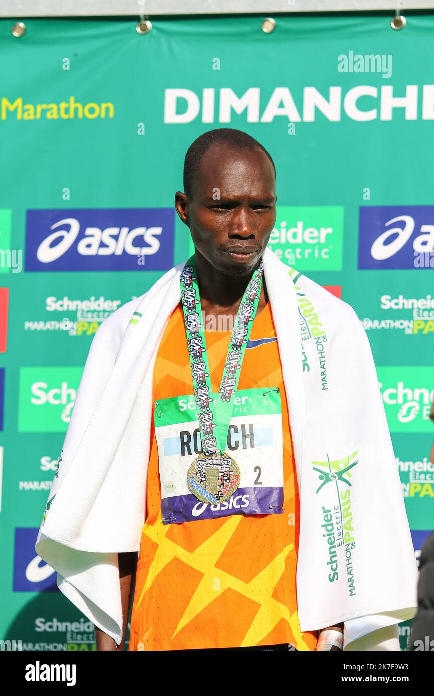 Paris marathon 2021 hi-res stock photography and images - Alamy