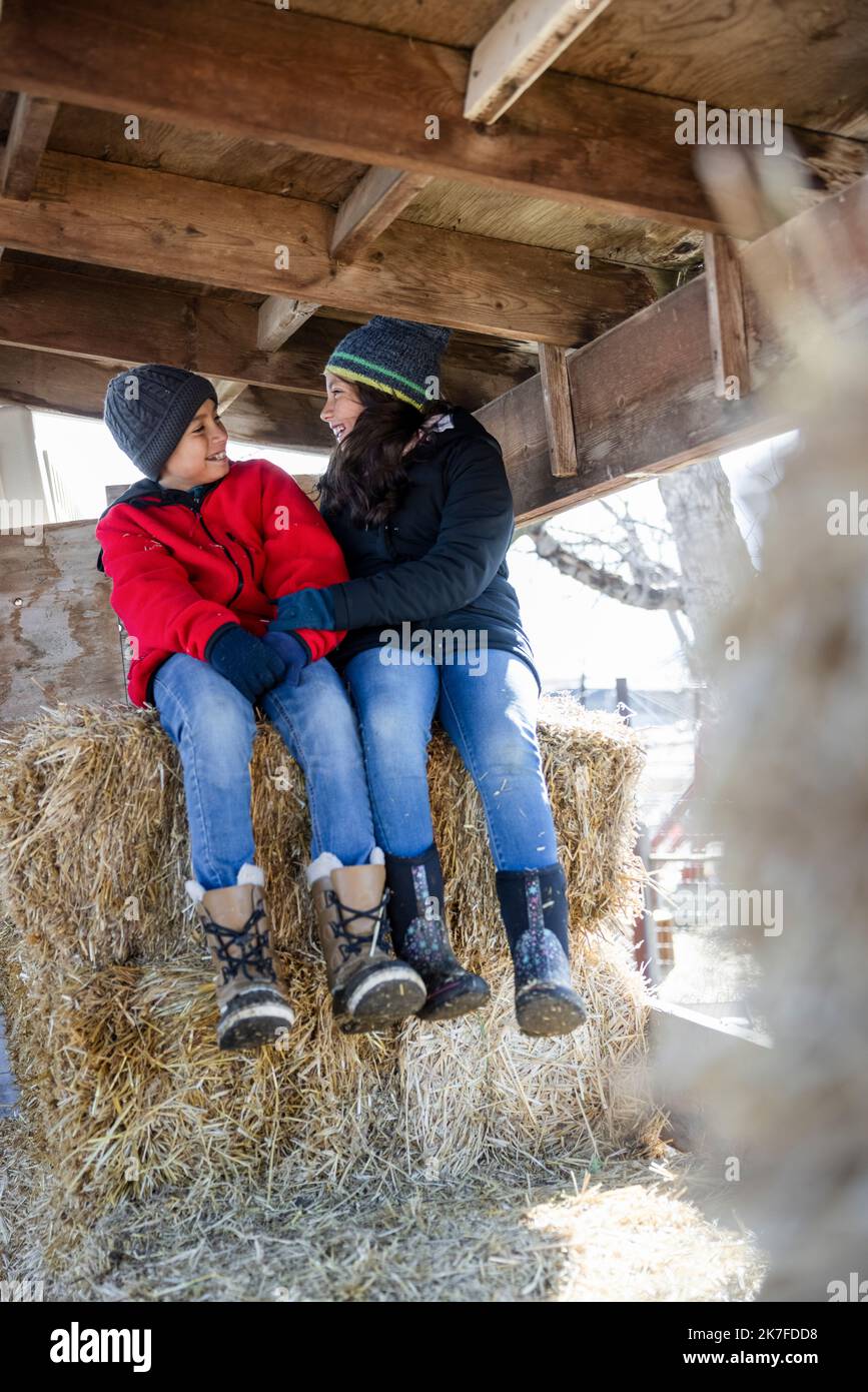 Stack barn hi-res stock photography and images - Alamy