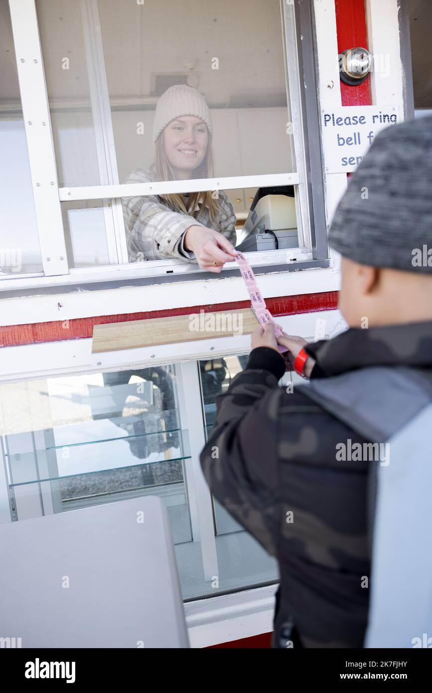 Giving ticket hi-res stock photography and images - Alamy