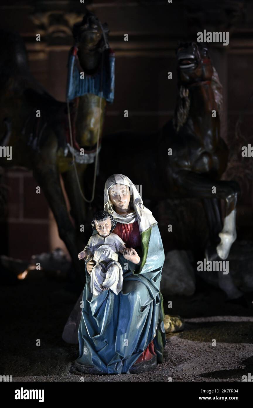 Vierge marie au temple hi-res stock photography and images - Alamy