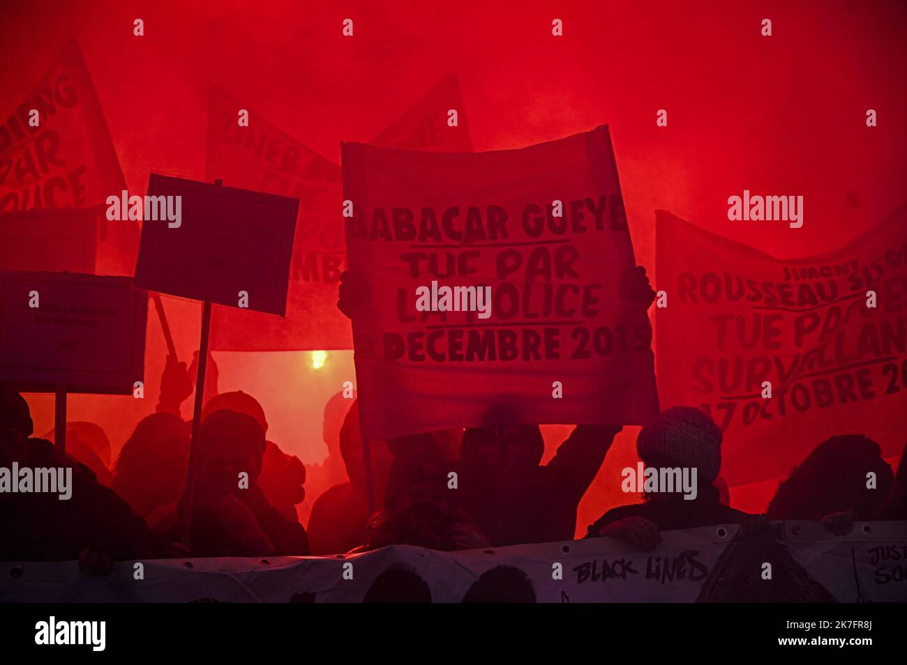 Drapeau noir et jaune hi-res stock photography and images - Alamy