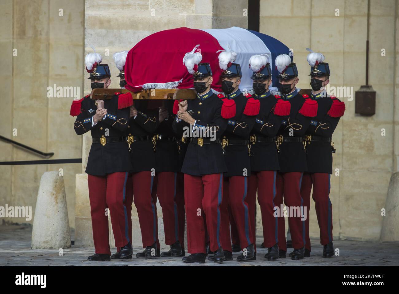 Porte drapeau militaire hi-res stock photography and images - Alamy