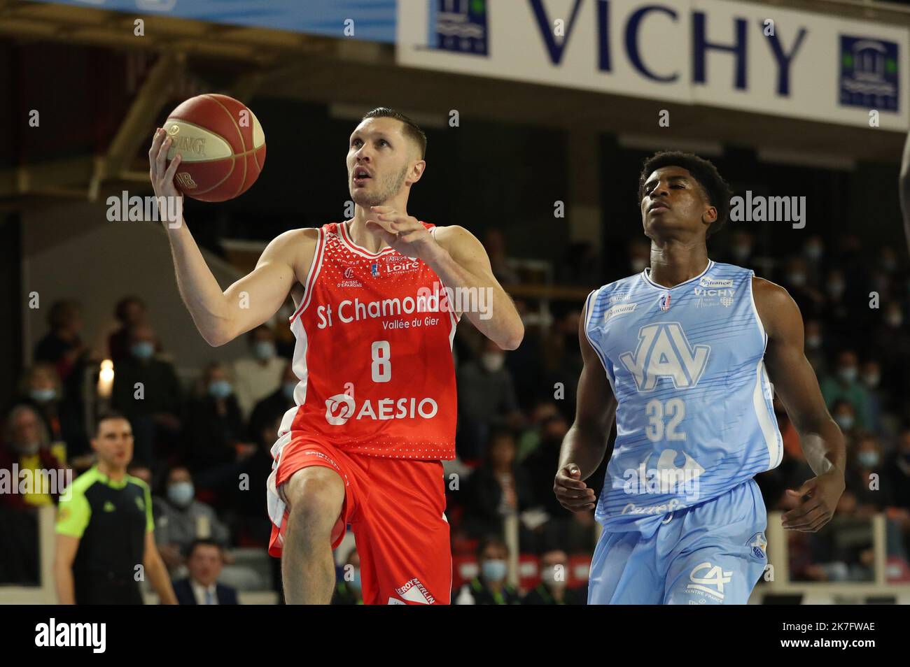 Thierry Larret / Maxppp. Basket-Ball.Pro B. Vichy Clermont vs Saint-Chamond. Le 3 decembre ...