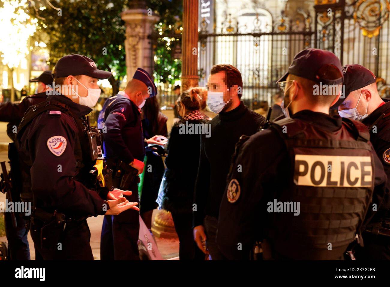 Masque pour homme hi-res stock photography and images - Alamy