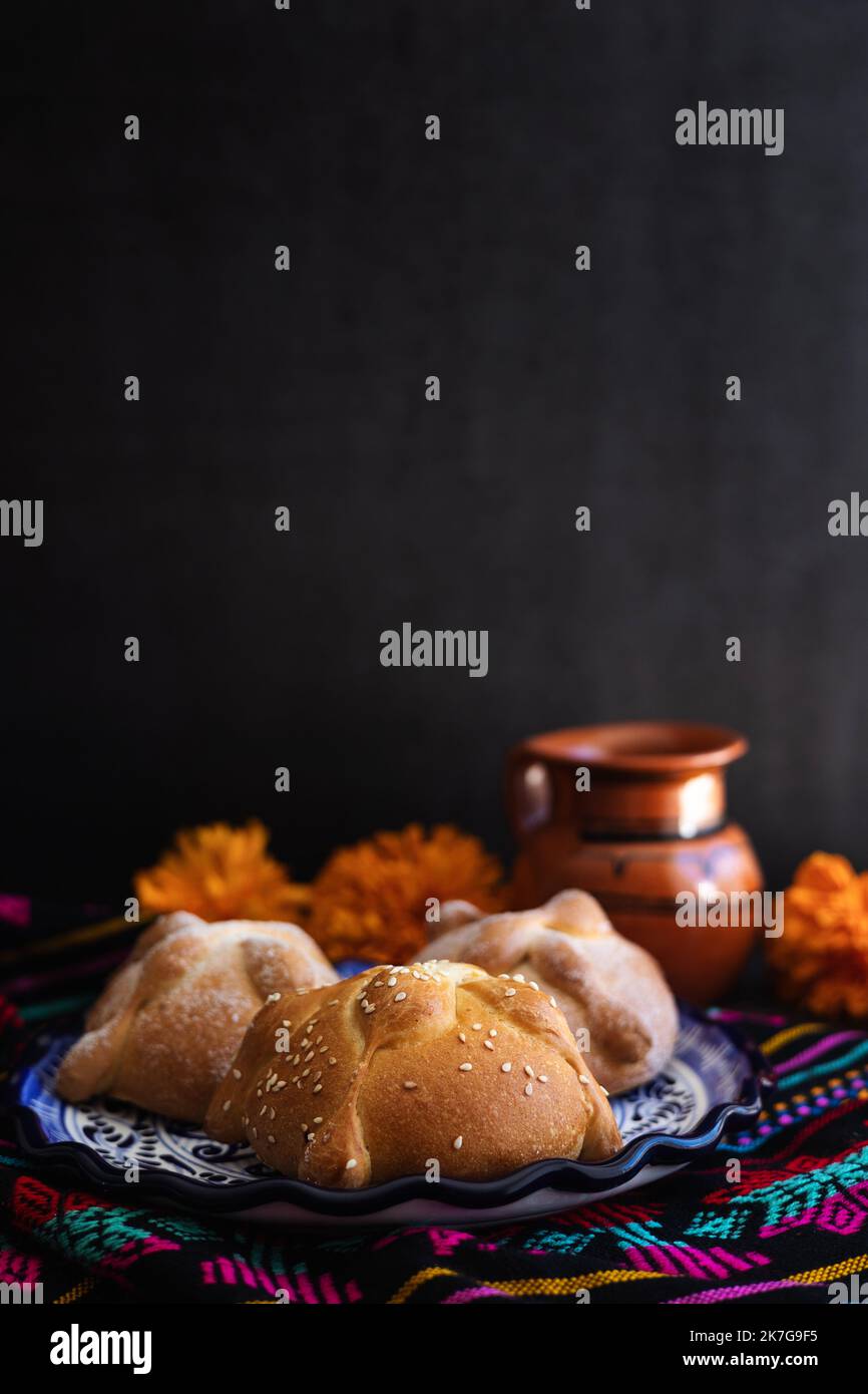Mexican bread on Altar with sugar skull and hot chocolate traditional ...