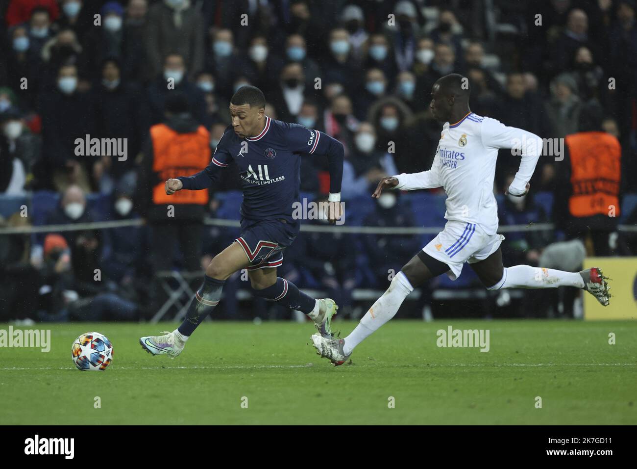 ©Sebastien Muylaert/MAXPPP - Paris 15/02/2022 Kylian Mbappe of Paris Saint Germain run with the ...