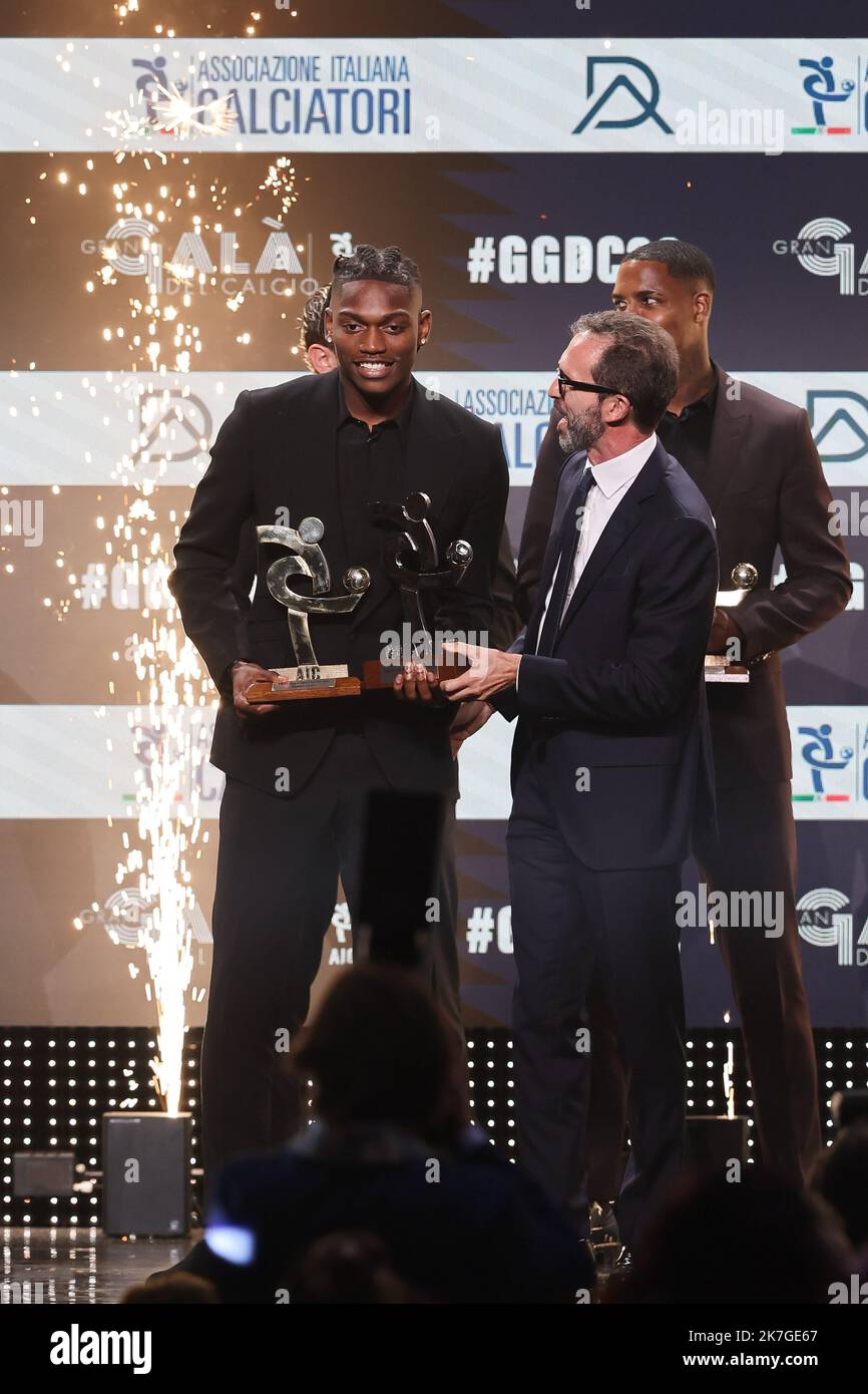 Rho, Italy. 17th Oct, 2022. Rafel Leao wins the award as best player ...