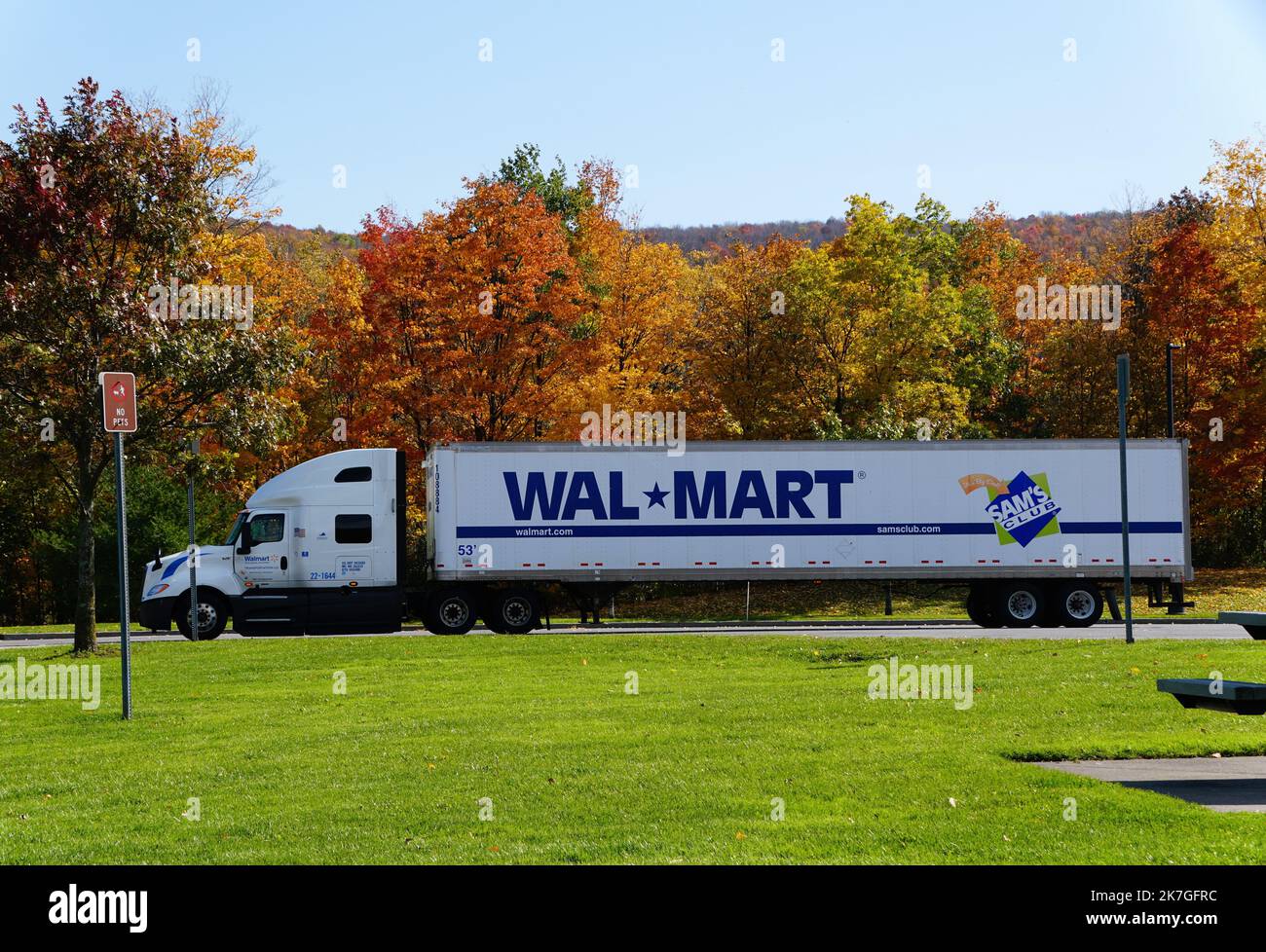 Kirkwood, New York, U.S.A - October 15, 2022 - A Walmart tractor ...