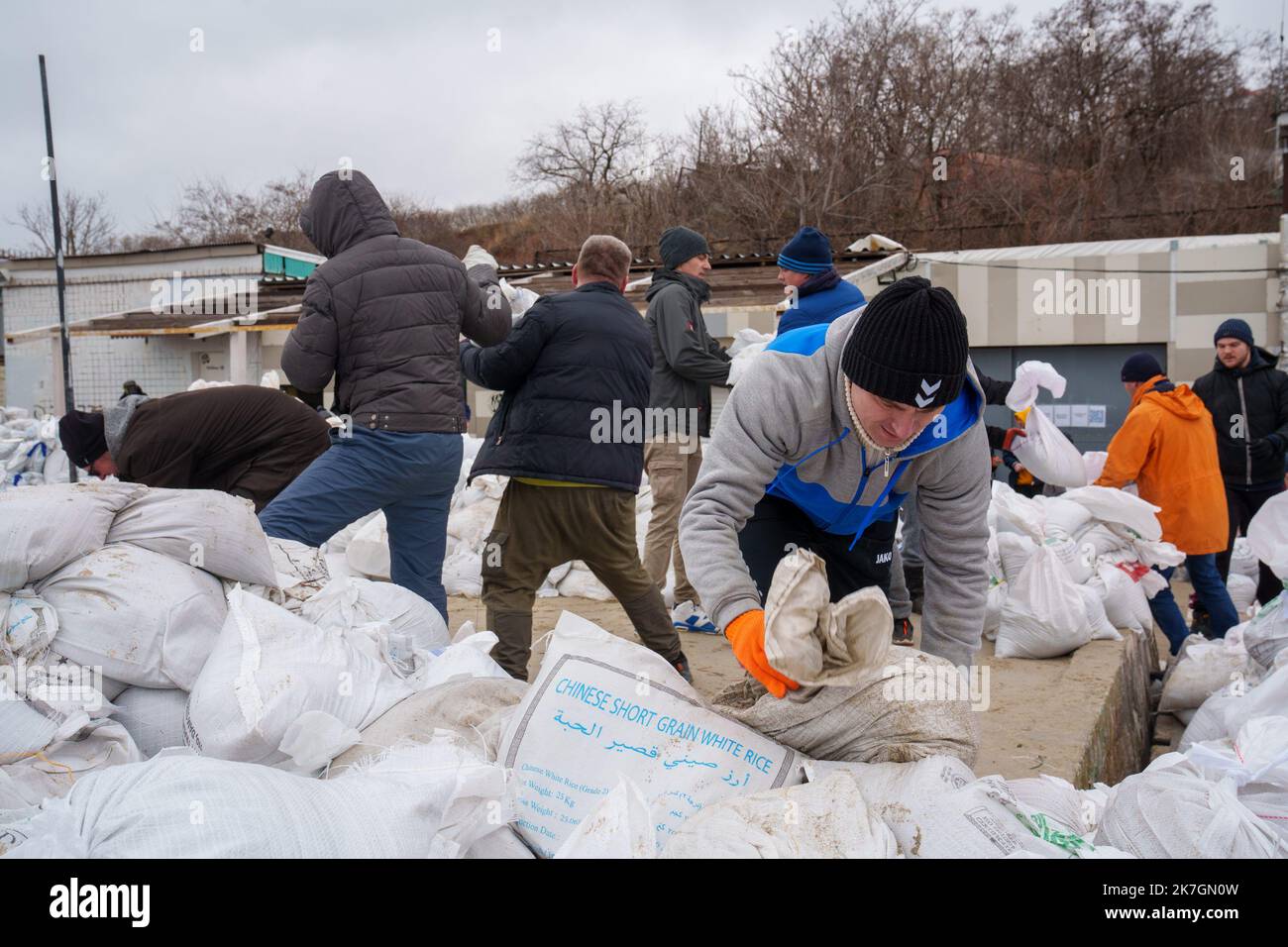 Homme et femme a la plage hi-res stock photography and images - Alamy