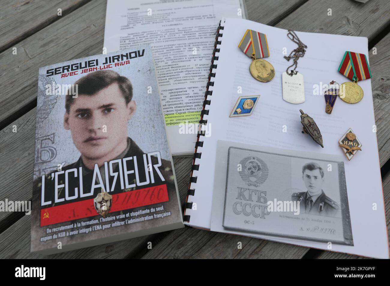 Son dernier livre hi-res stock photography and images - Alamy