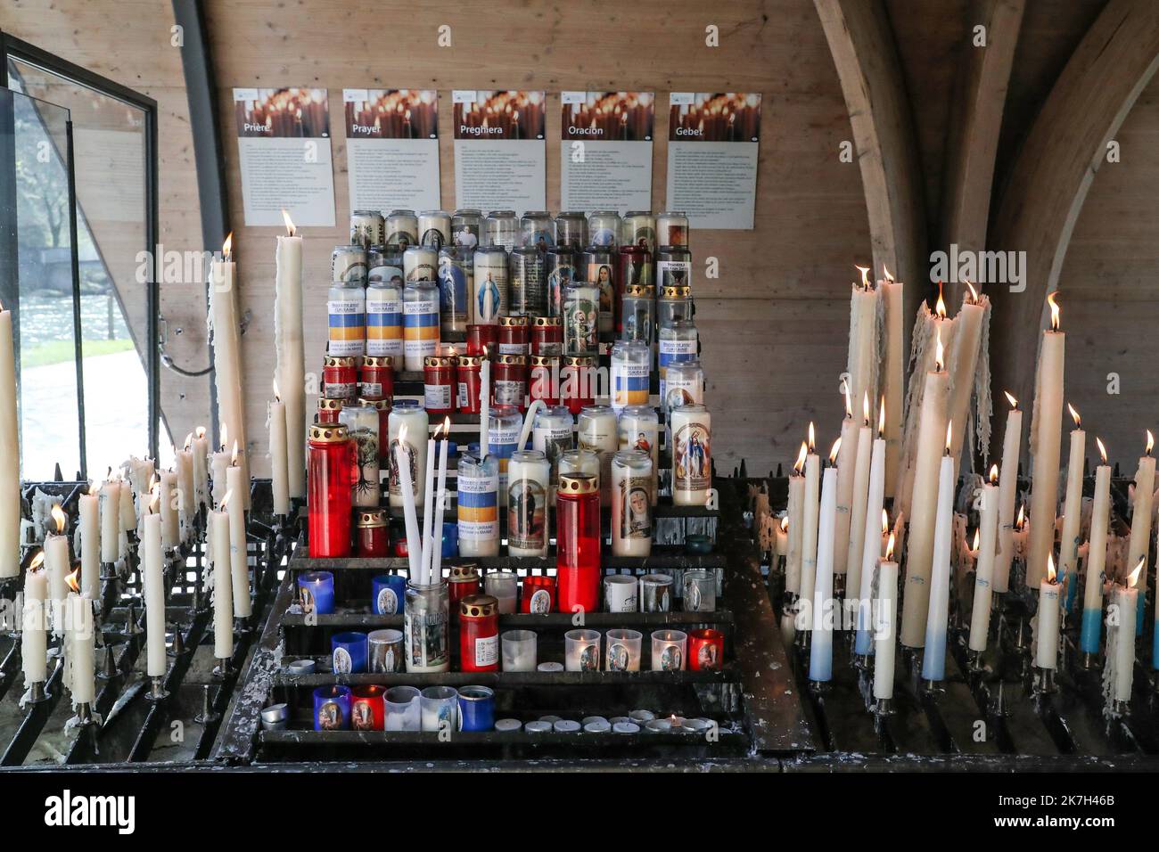 Sanctuaire lourdes hi-res stock photography and images - Alamy