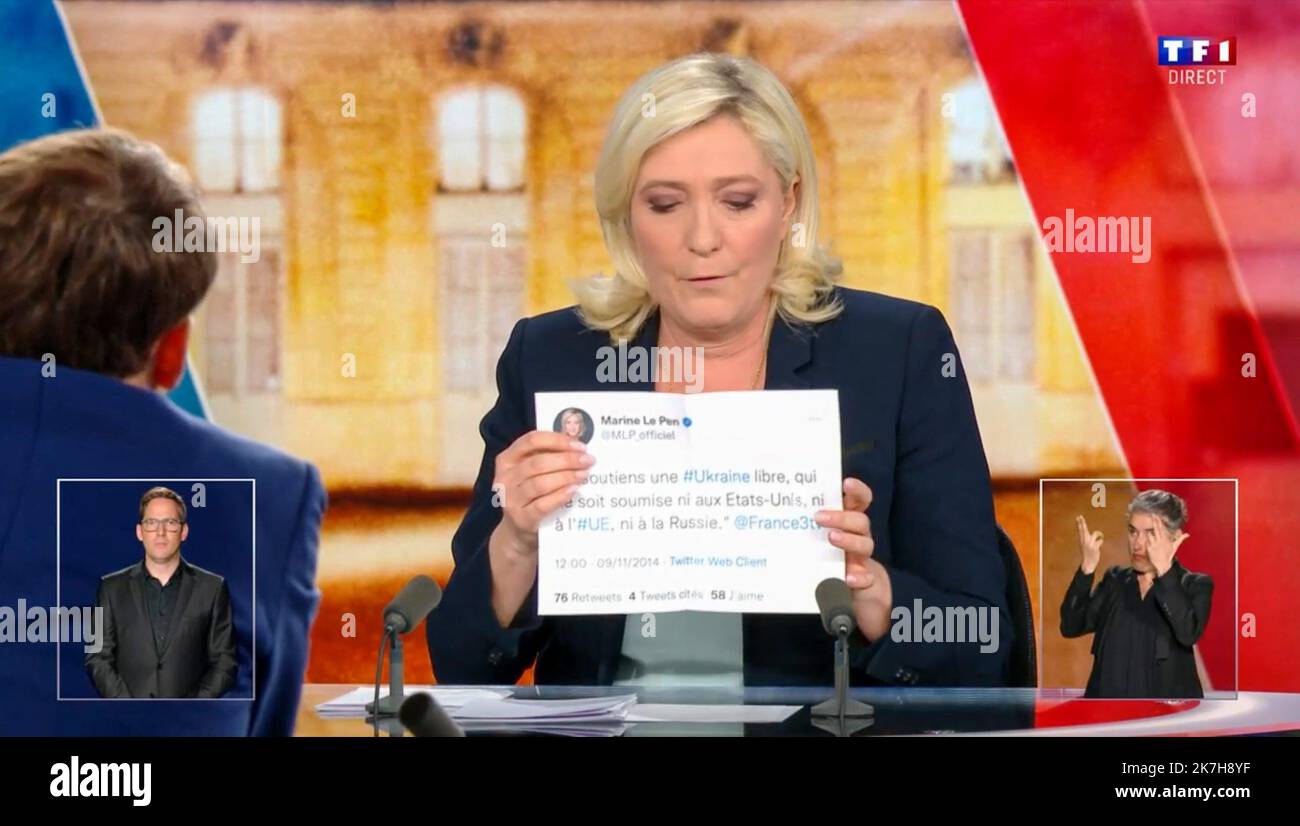 La marine qui marche hi-res stock photography and images - Alamy