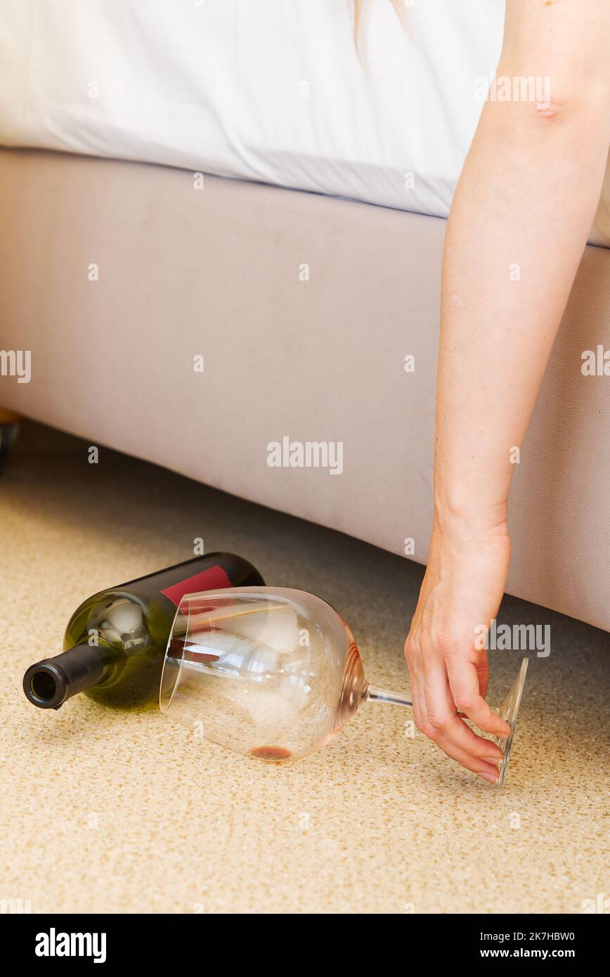 hangover. Young woman sleeping in bed after party at home, hotell Stock ...