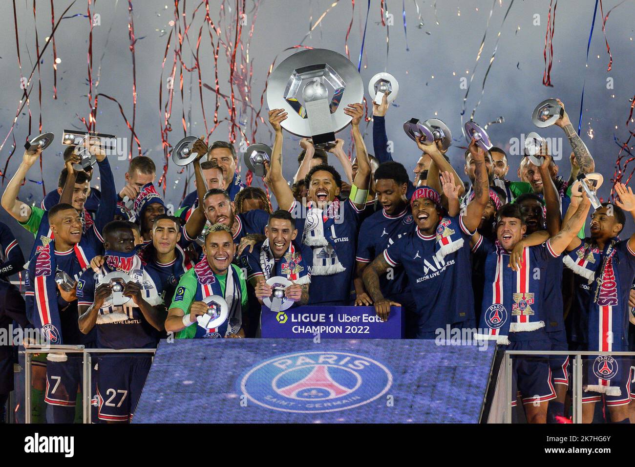 Kylian mbappe psg trophy hi-res stock photography and images - Alamy