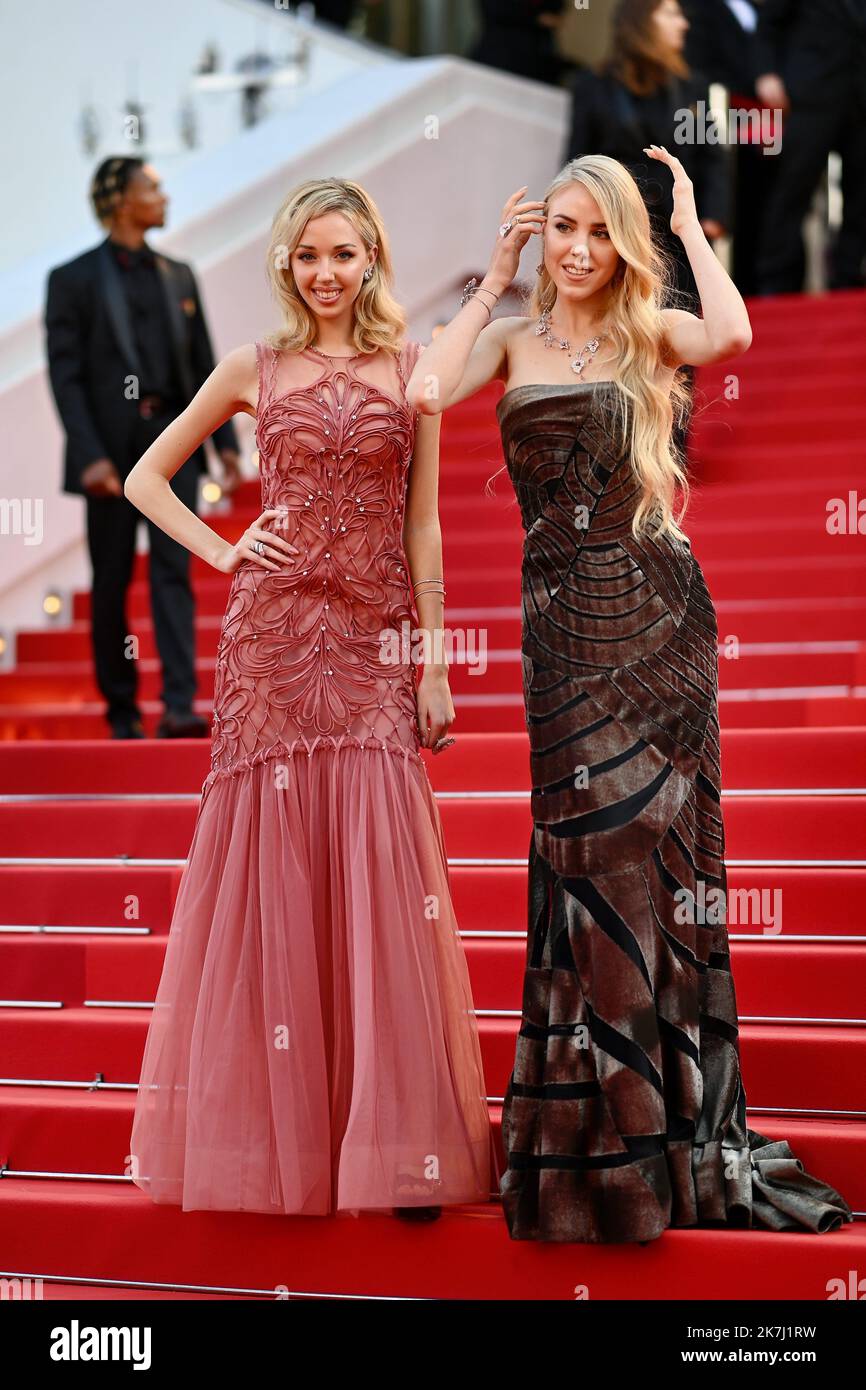 ©franck castel/MAXPPP - 20220005 Elvi Red Carpet - The 75th Annual ...