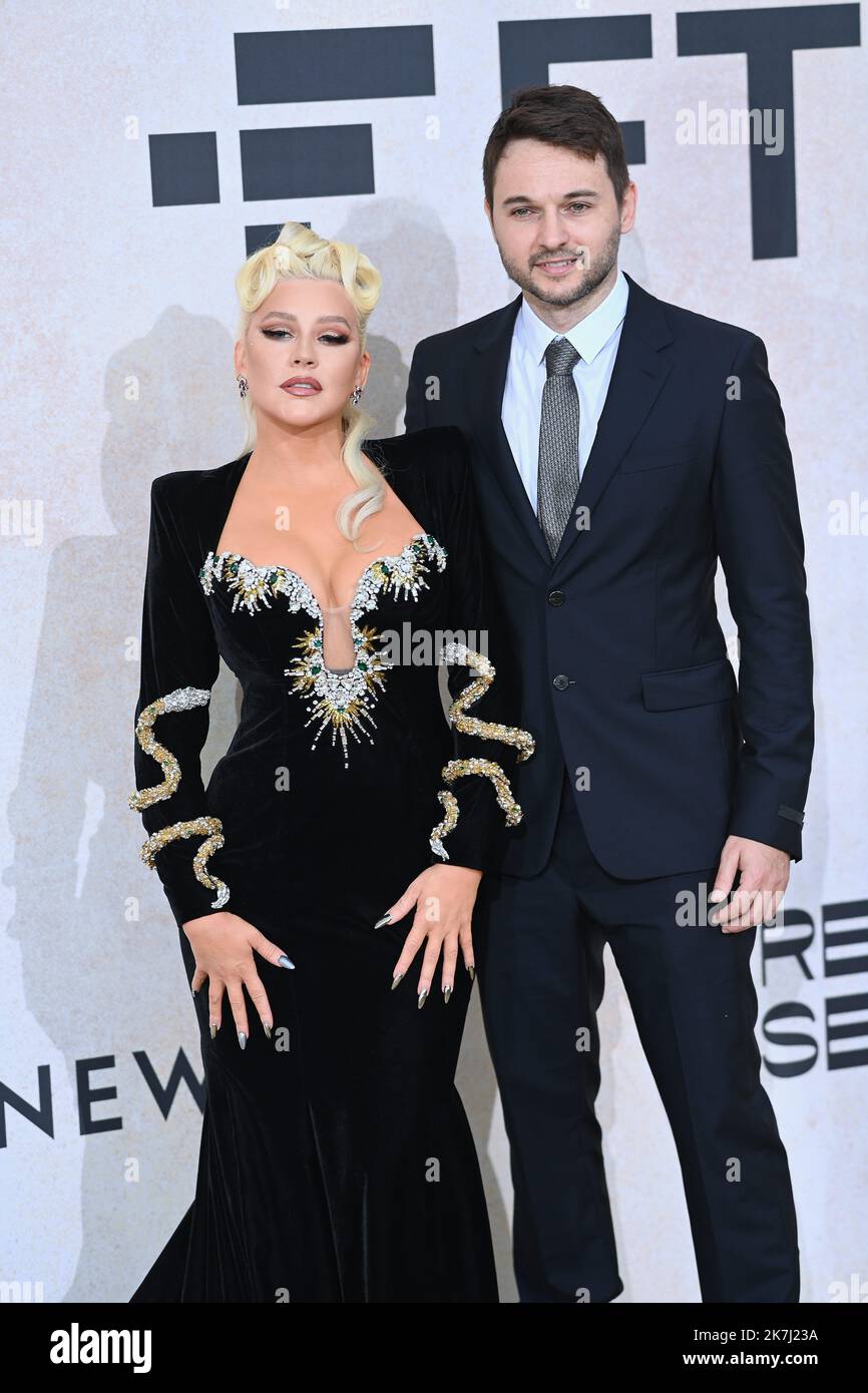 Christina aguilera 2022 gala hi-res stock photography and images - Alamy
