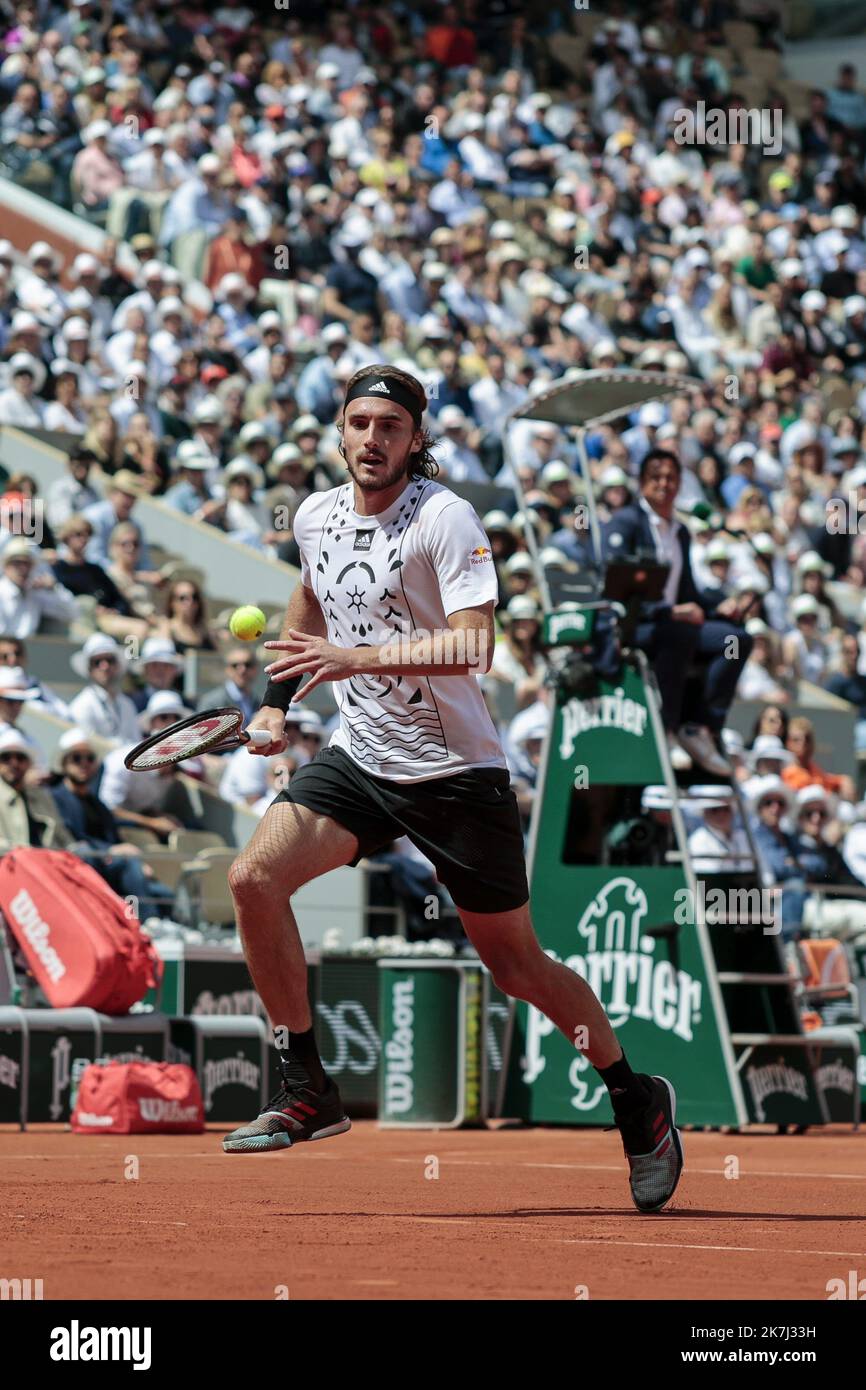©Sebastien Muylaert/MAXPPP - Paris 30/05/2022 Stefanos Tsitsipas of Greece in action against ...