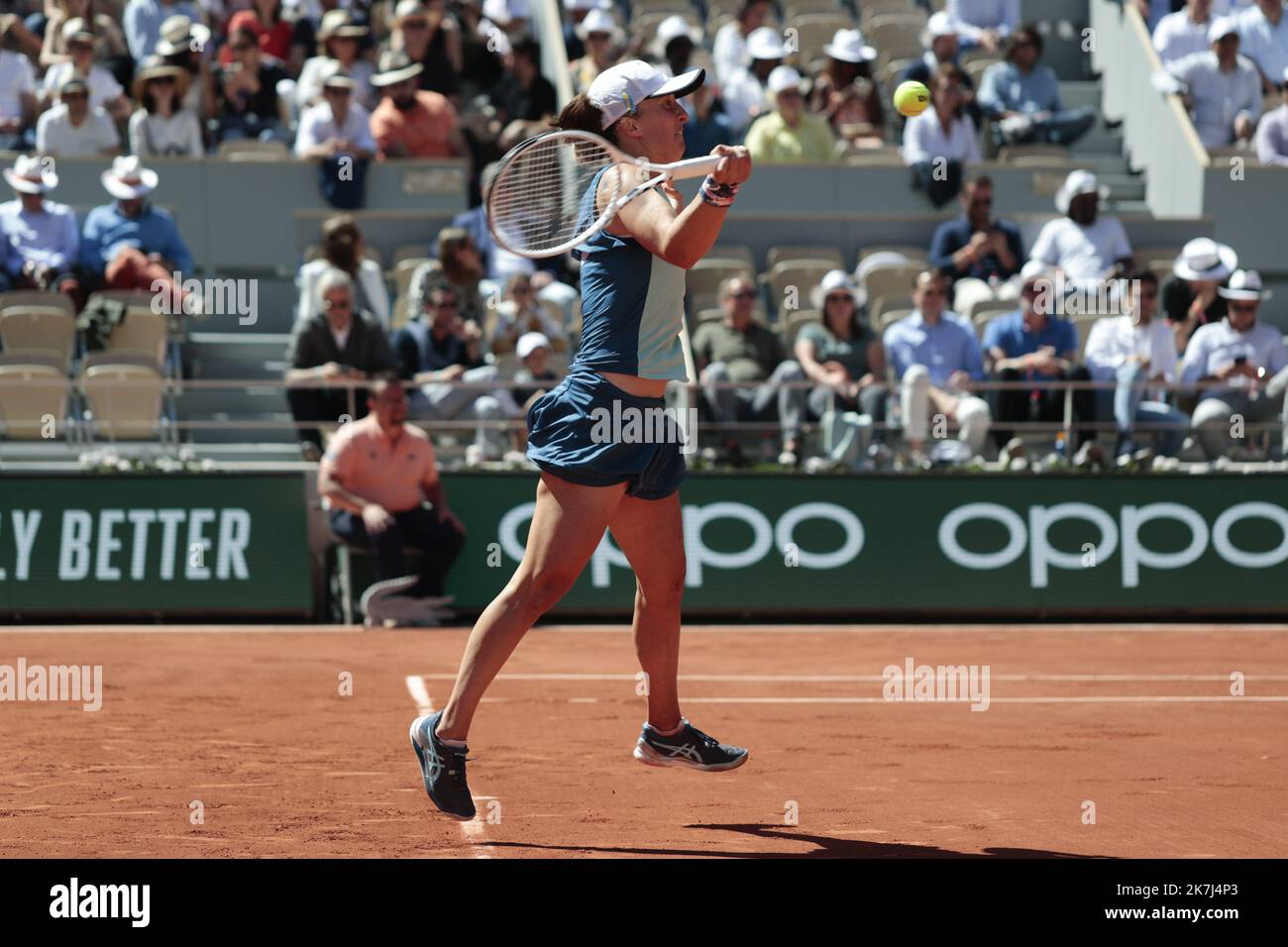 Iga swiatek forehand hi-res stock photography and images - Alamy