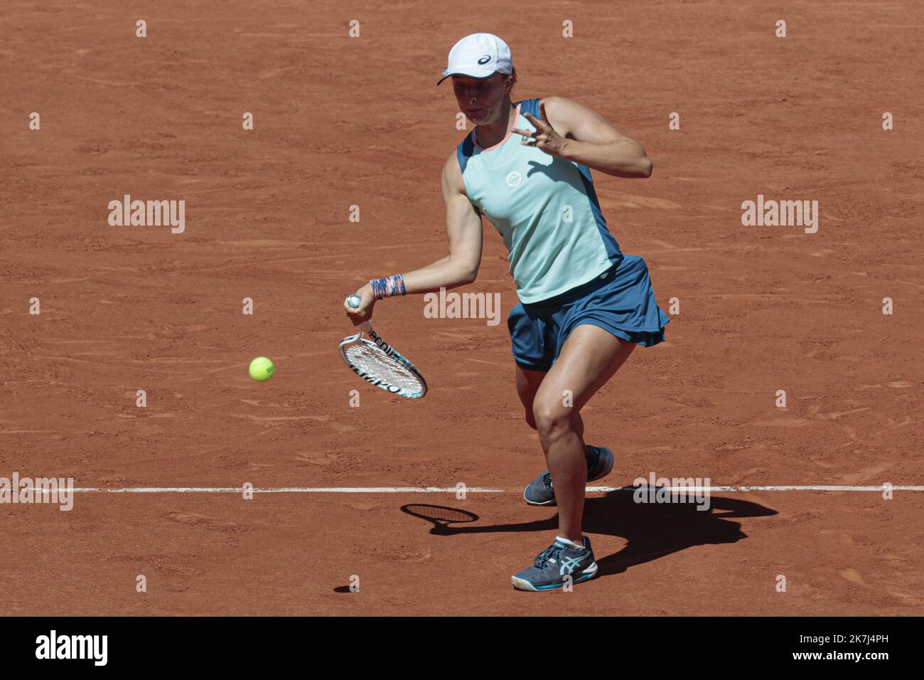 Iga swiatek forehand hi-res stock photography and images - Alamy