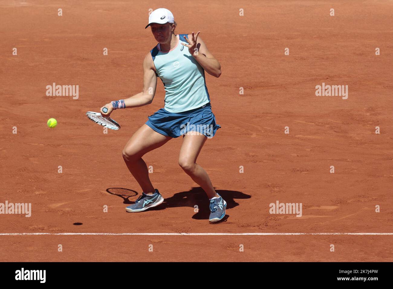 Iga swiatek forehand hi-res stock photography and images - Alamy