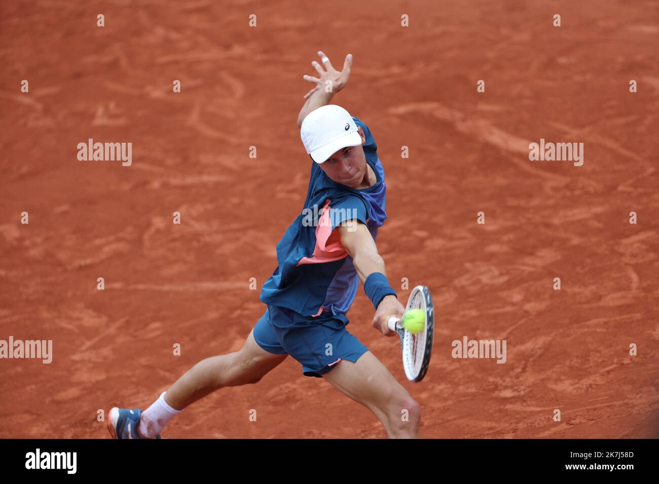 Dino tennis hi-res stock photography and images - Alamy