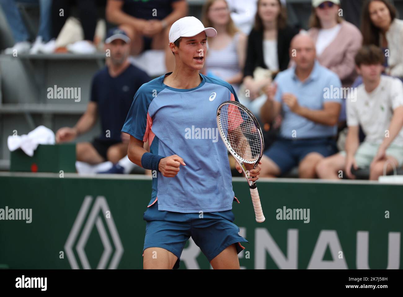 Dino tennis hi-res stock photography and images - Alamy