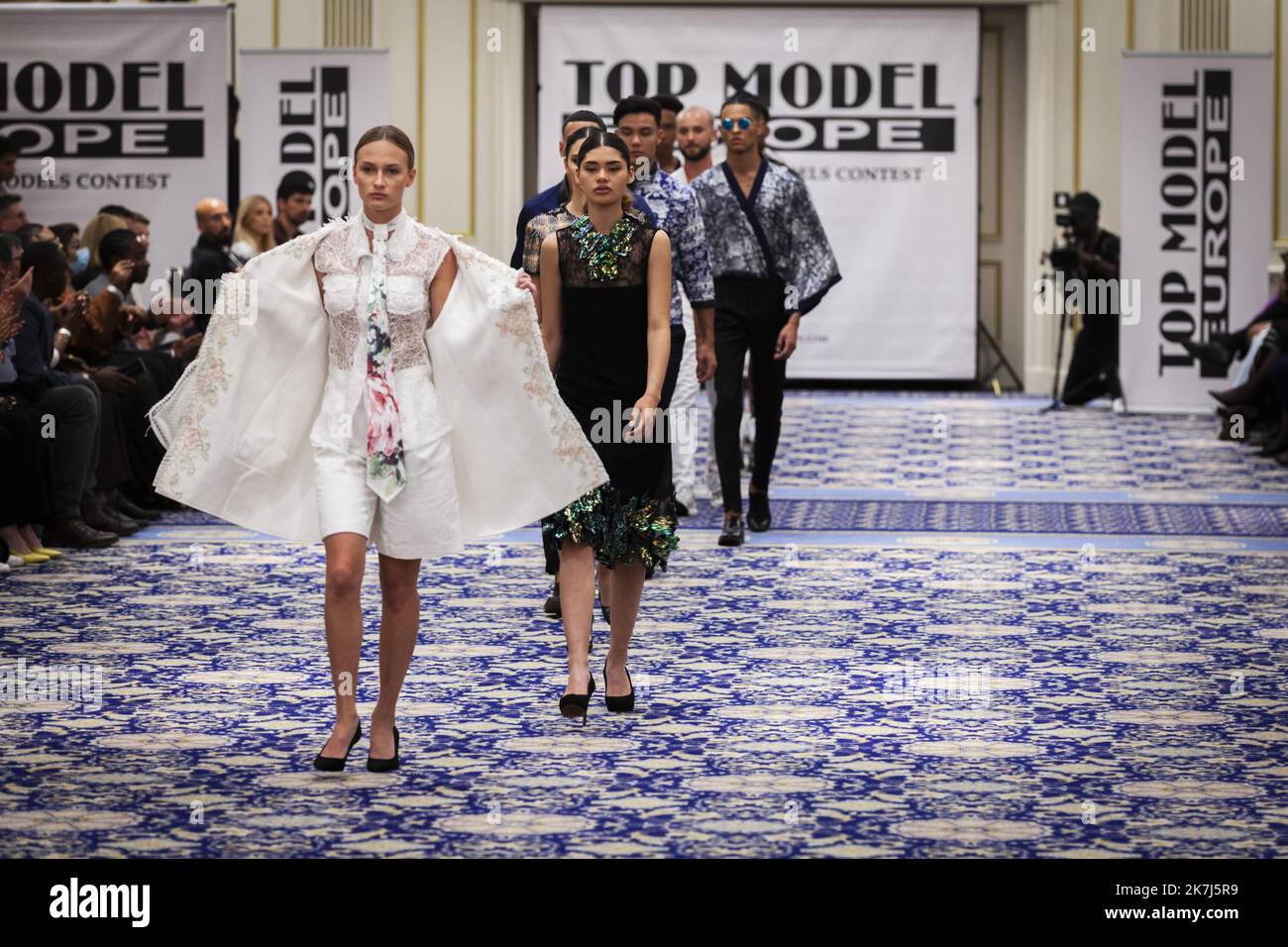 Top modele hi-res stock photography and images - Alamy