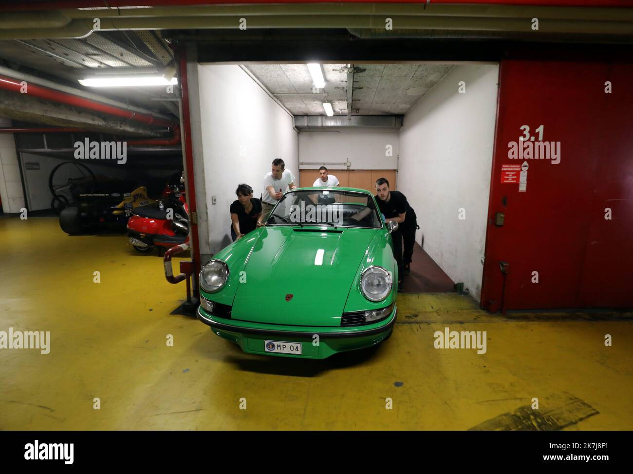 Voitures anciennes de collection hi-res stock photography and images ...