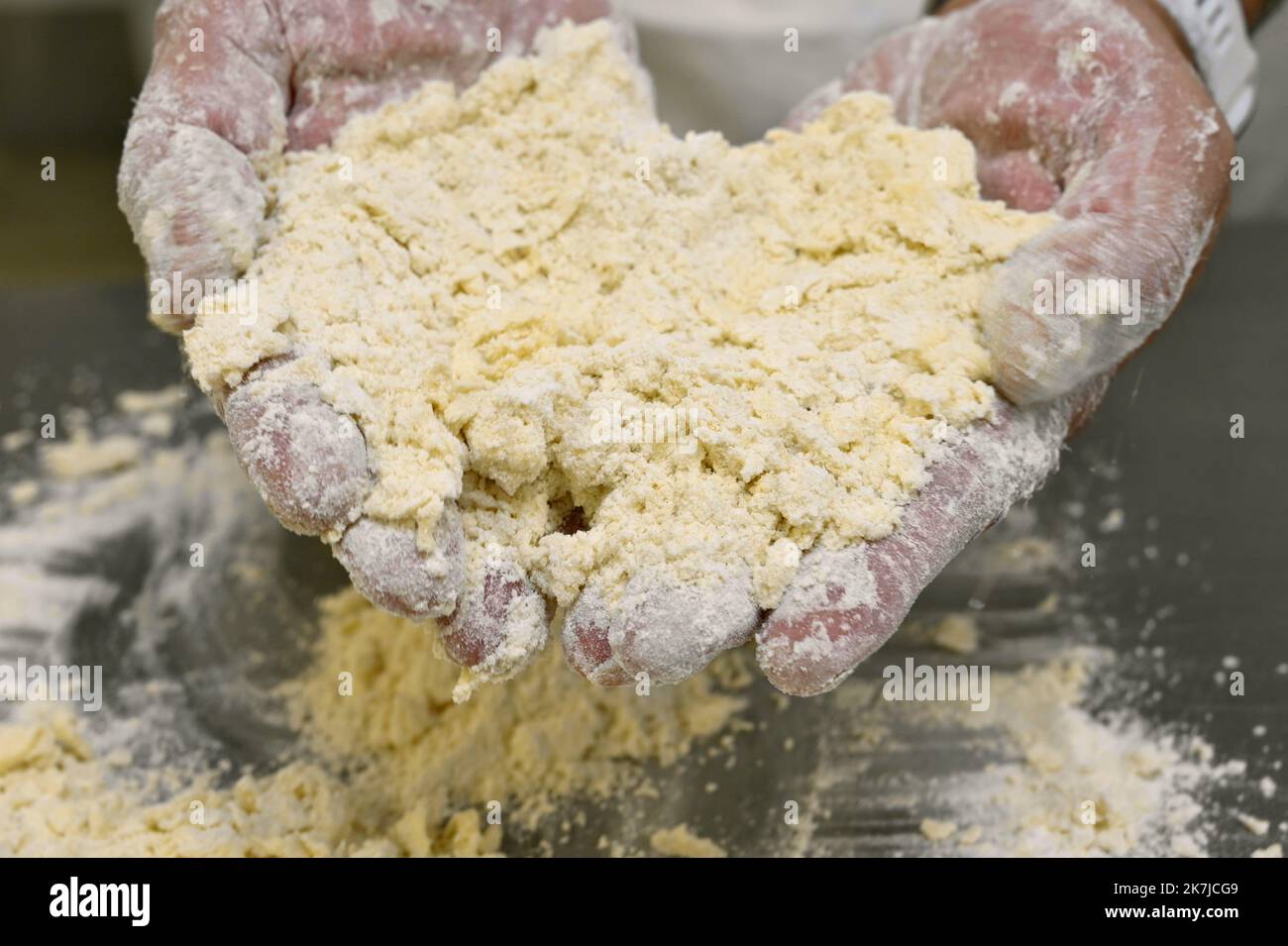 Fabrication de la farine hi-res stock photography and images - Alamy
