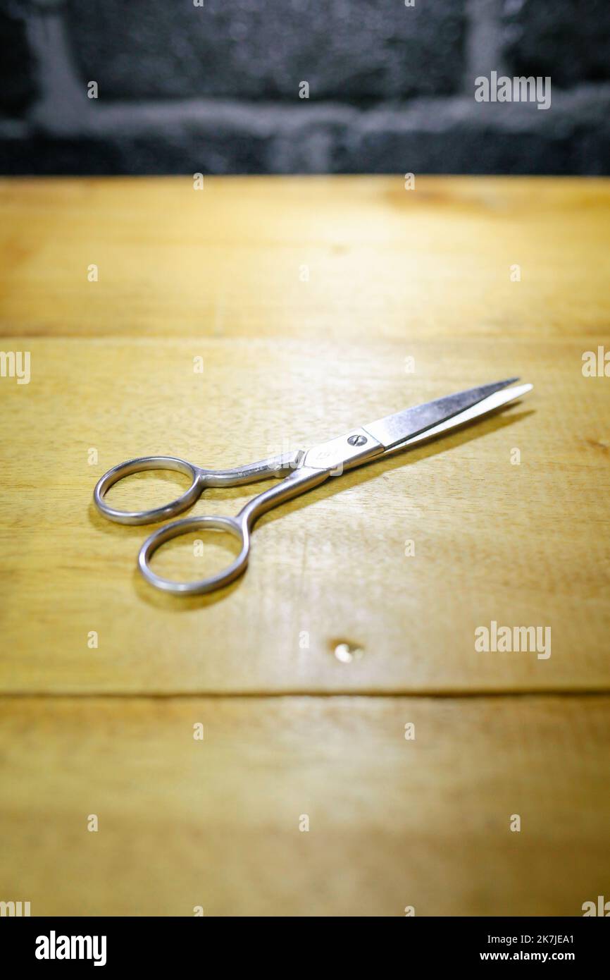 Barber scissors hi-res stock photography and images - Alamy