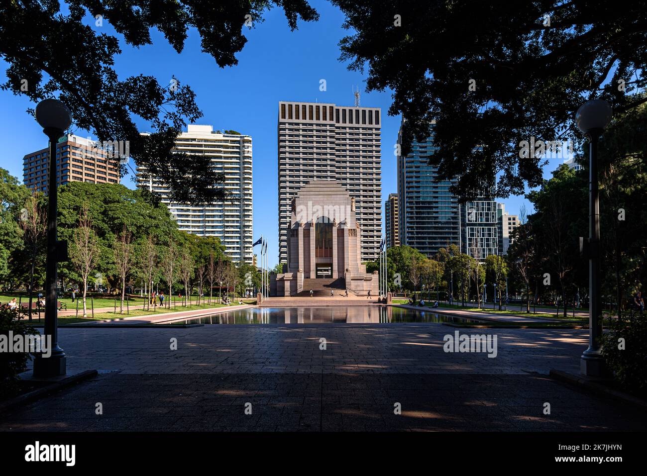 The ANZAC Memorial and reflecting pool in Hyde Park in Sydney ...